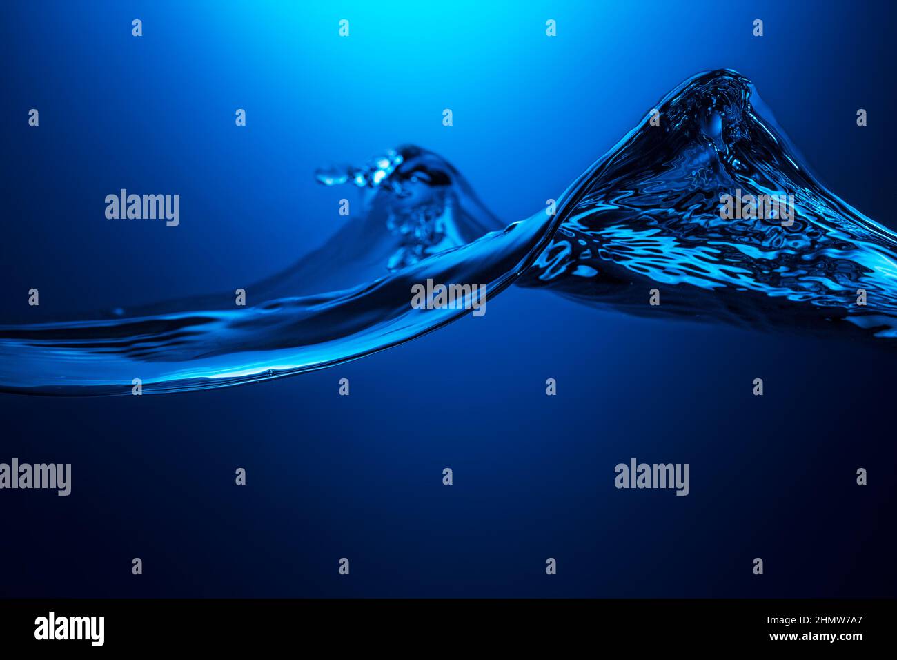 Curved ocean wave hi-res stock photography and images - Alamy