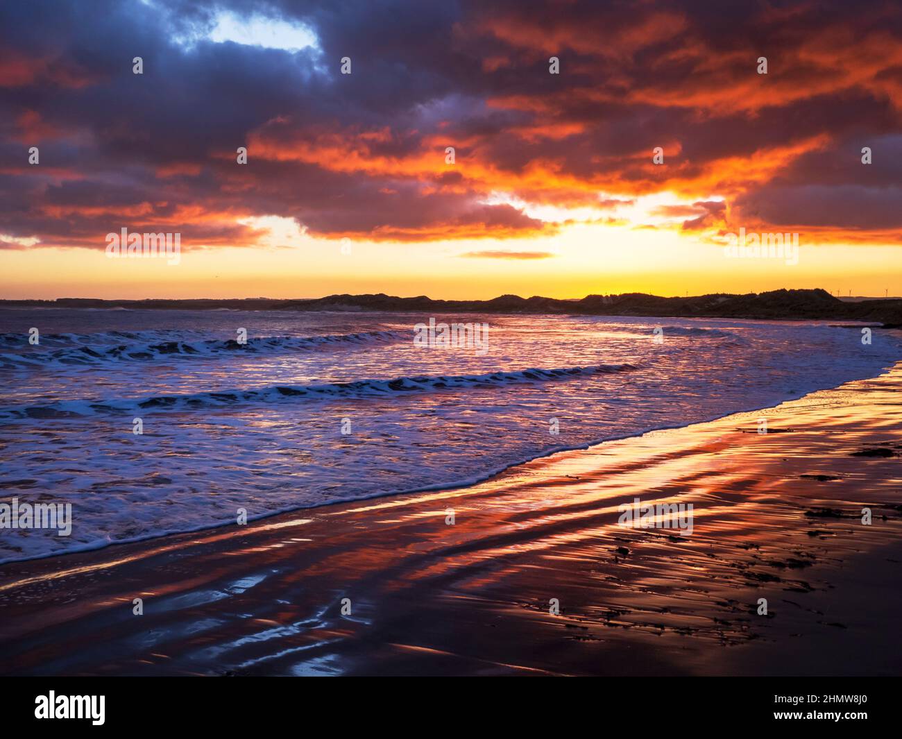Beadnell beach at sunset, Northumberland, UK Stock Photo - Alamy