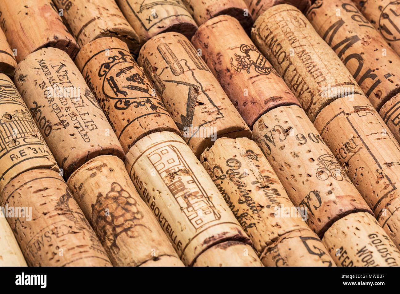 Eat in wine cellar hi-res stock photography and images - Alamy