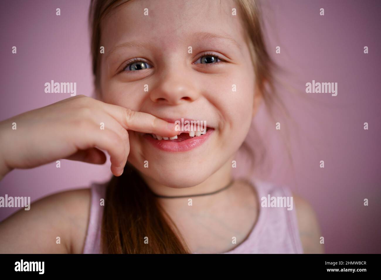 Smile without front tooth hi-res stock photography and images - Alamy