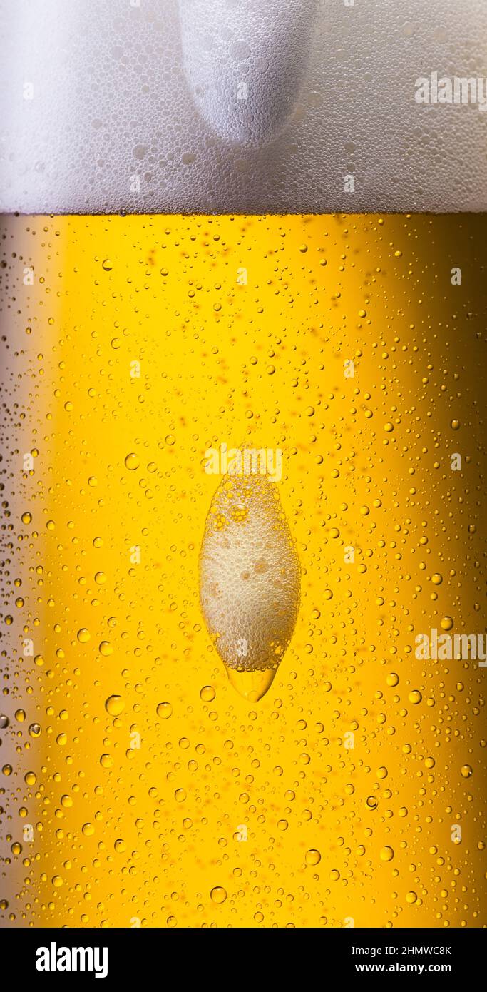 Overflowing glass fresh water hi-res stock photography and images - Alamy