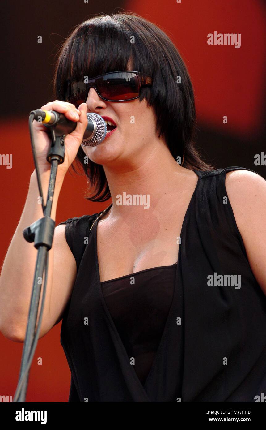 Sian evans singer hi-res stock photography and images - Alamy
