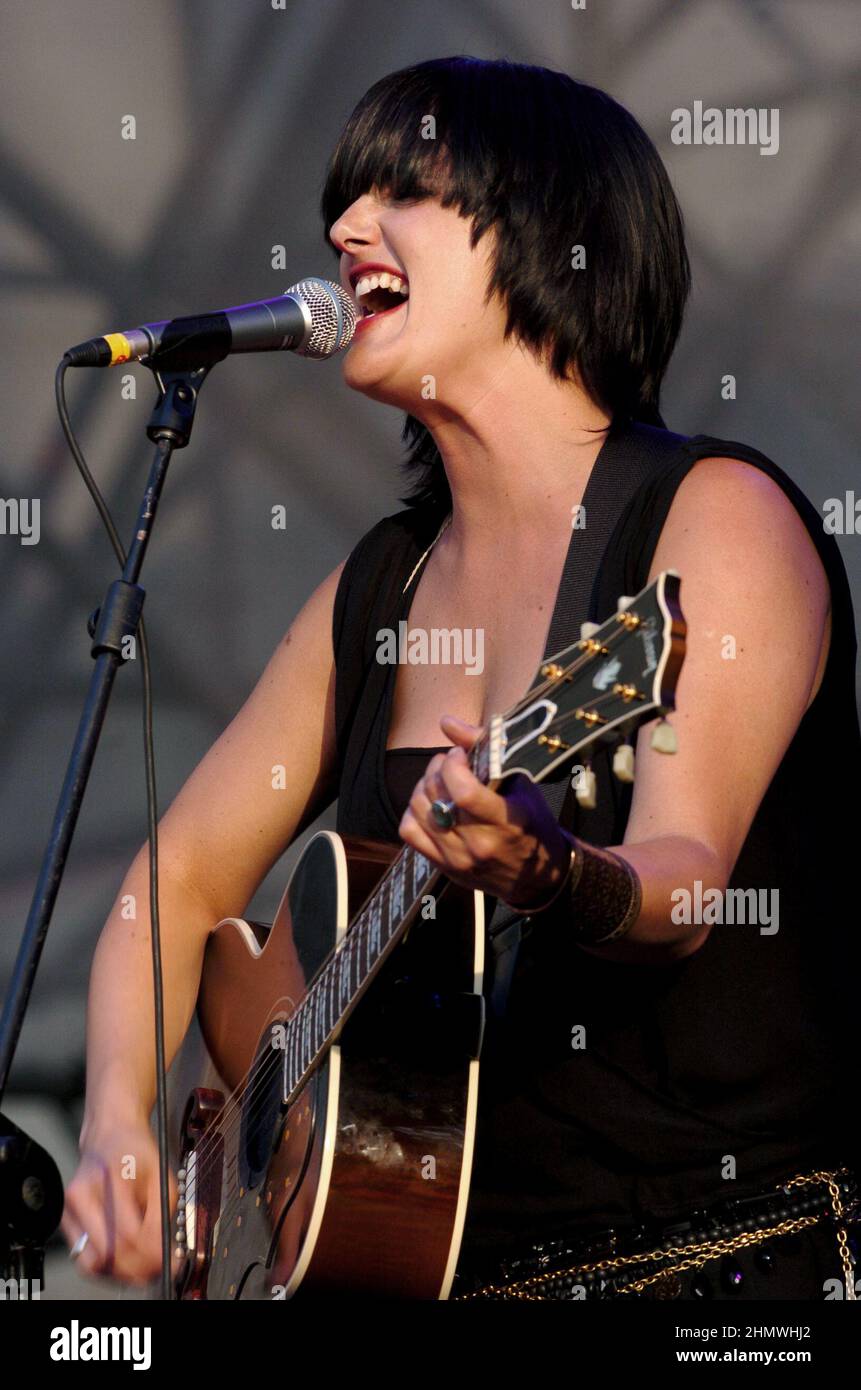 Singer songwriter sian evans hi-res stock photography and images - Alamy