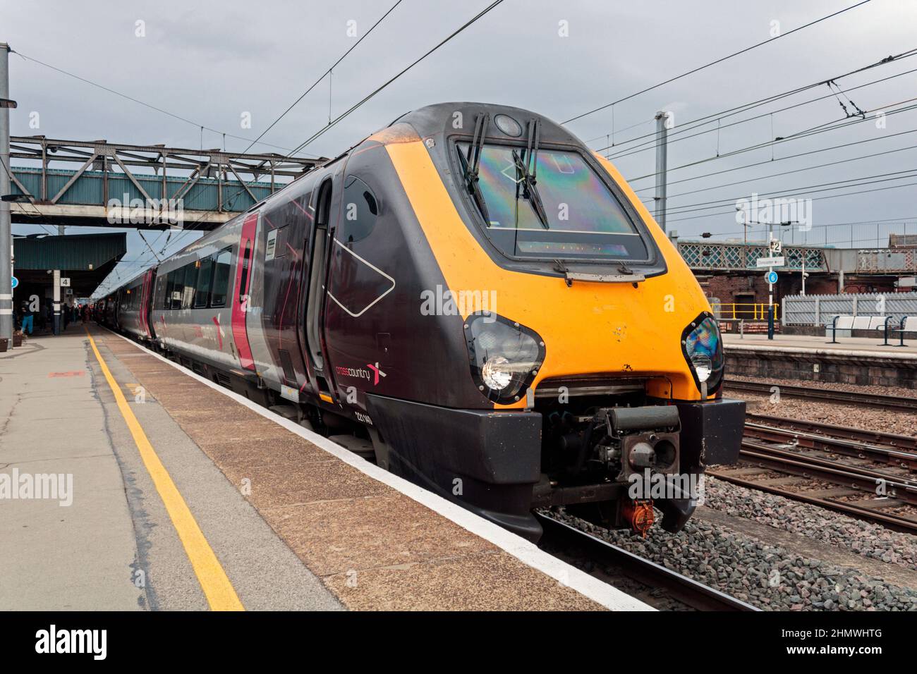 Doncaster railway station hi-res stock photography and images - Alamy
