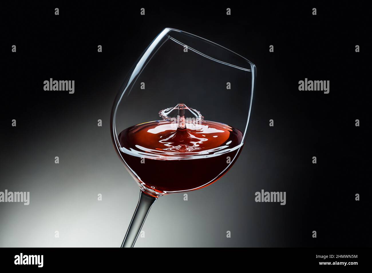 Tiny drop art hi-res stock photography and images - Alamy