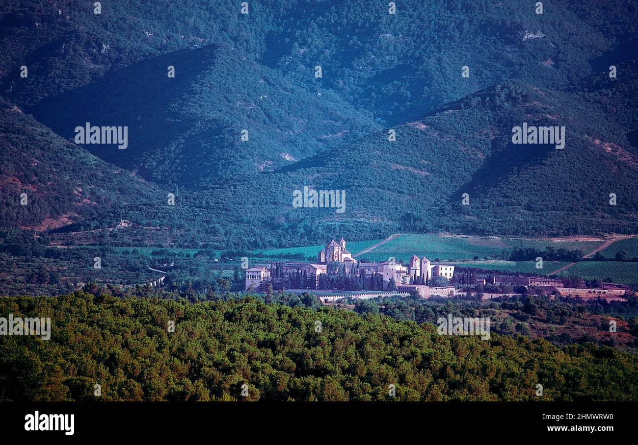 VISTA PANORAMICA DEL MONASTERIO. Location: MONASTERIO DE POBLET ...