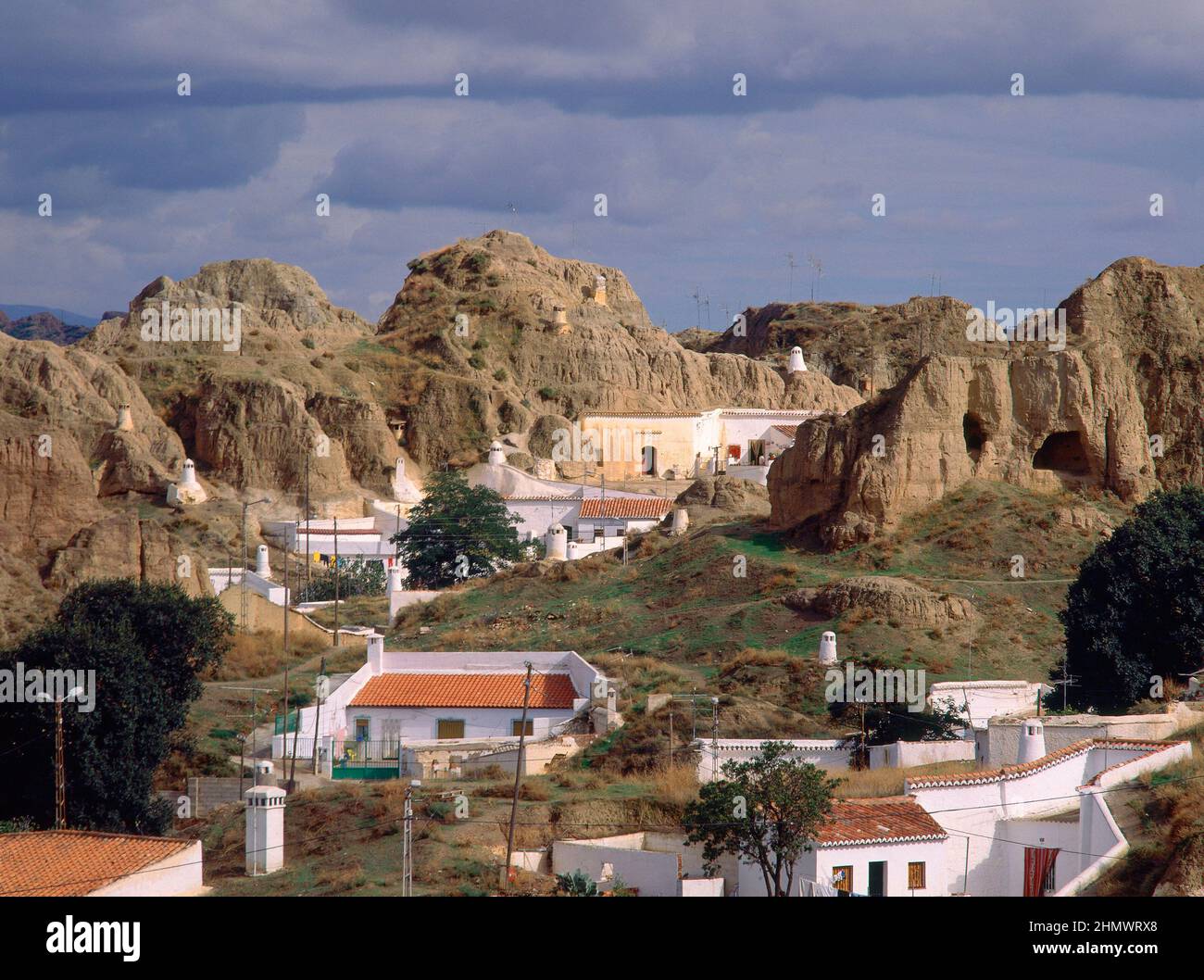 CUEVAS TROGLODITAS Y VIVIENDAS EN LA LADERA DE JABALCON. Location ...