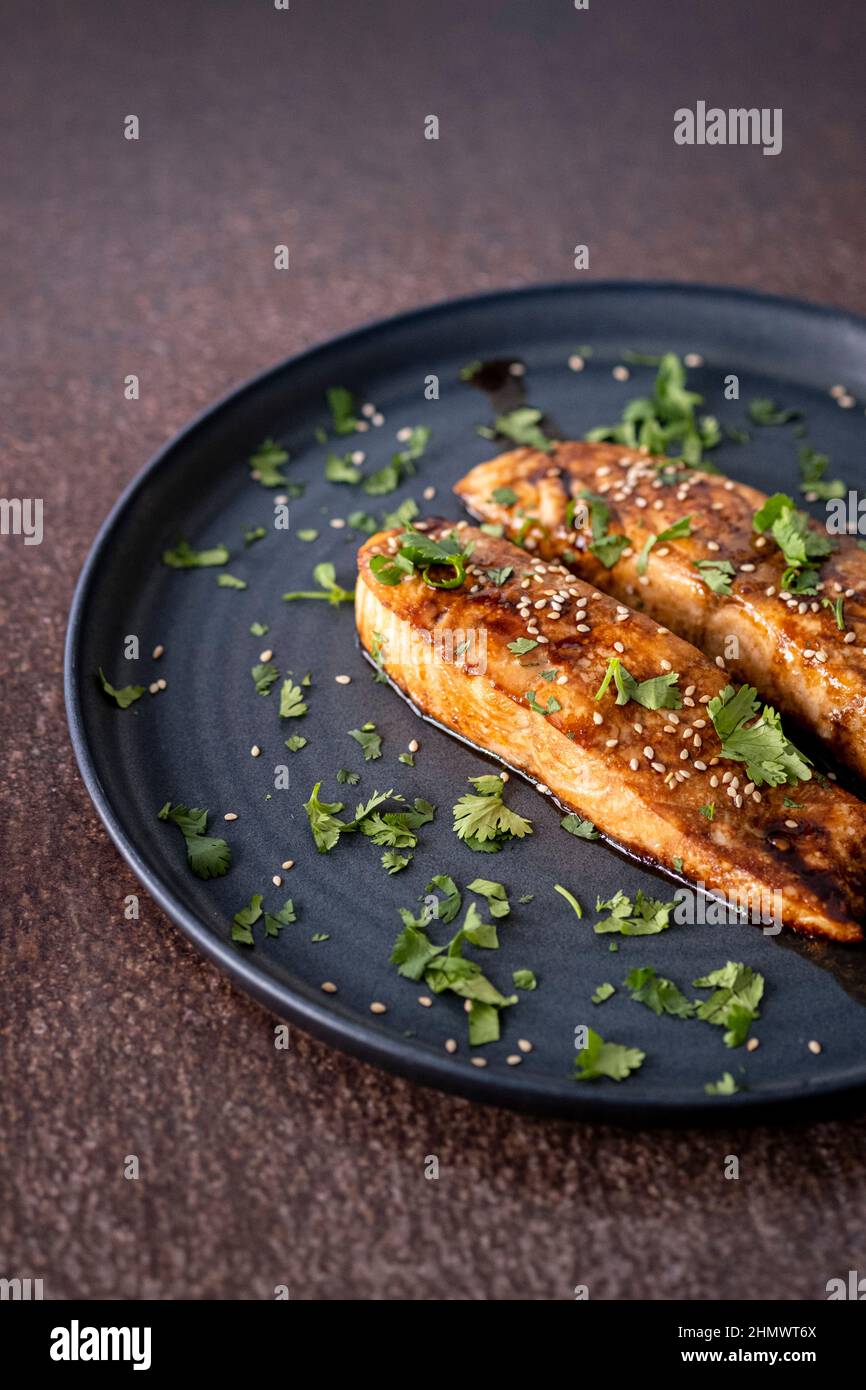 Salmon fillets with tamarind sauce Stock Photo - Alamy