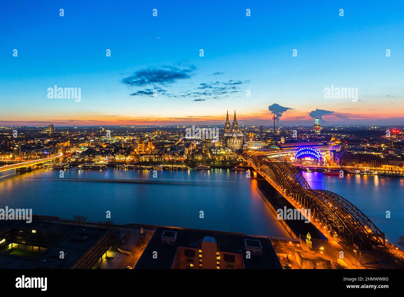 Cologne Night Skyline Stock Photo - Alamy