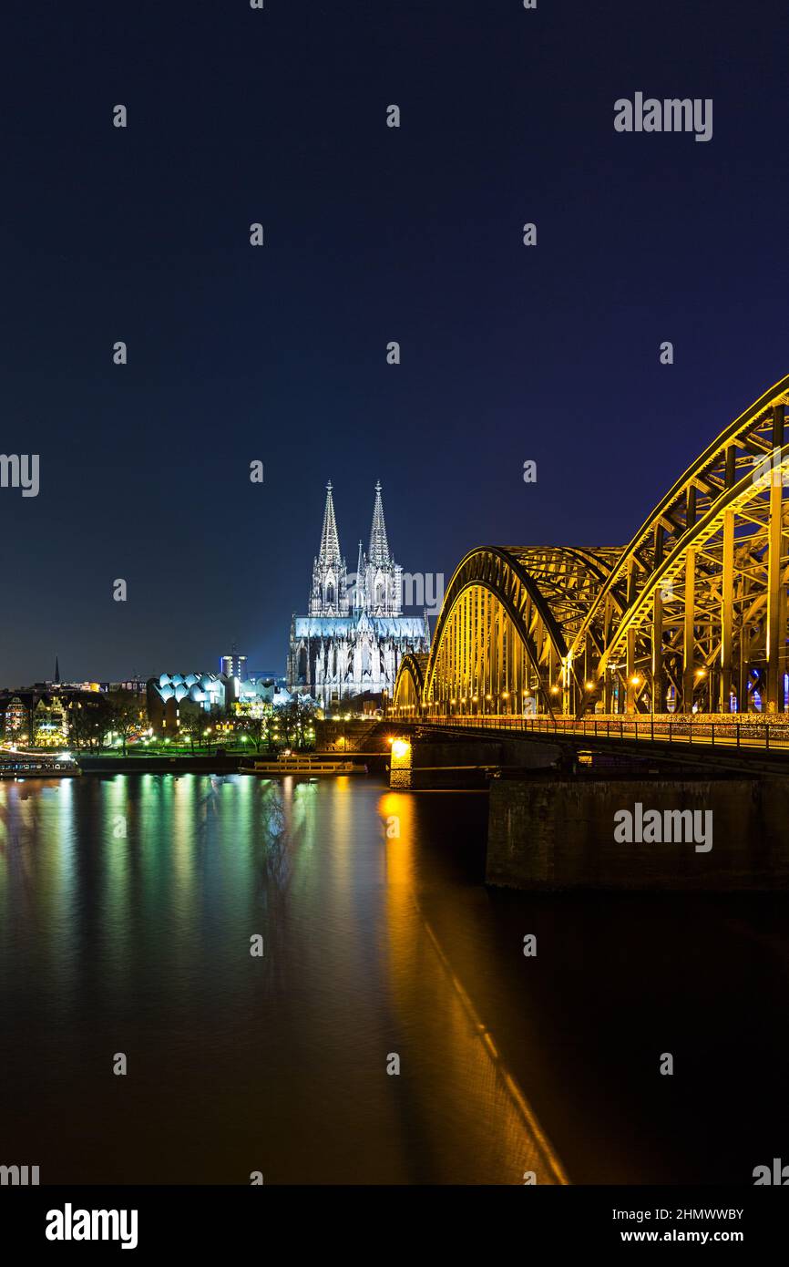 Cologne Cathedral at night Stock Photo - Alamy