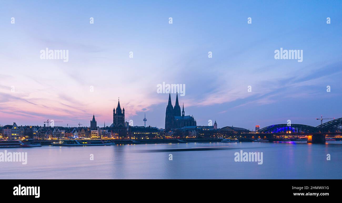Cologne city Skyline at dusk Stock Photo - Alamy