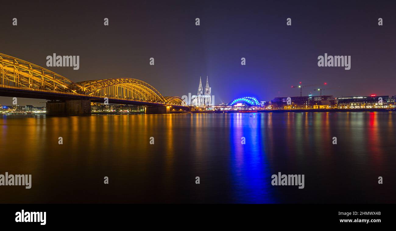 Cologne Night Skyline Stock Photo - Alamy