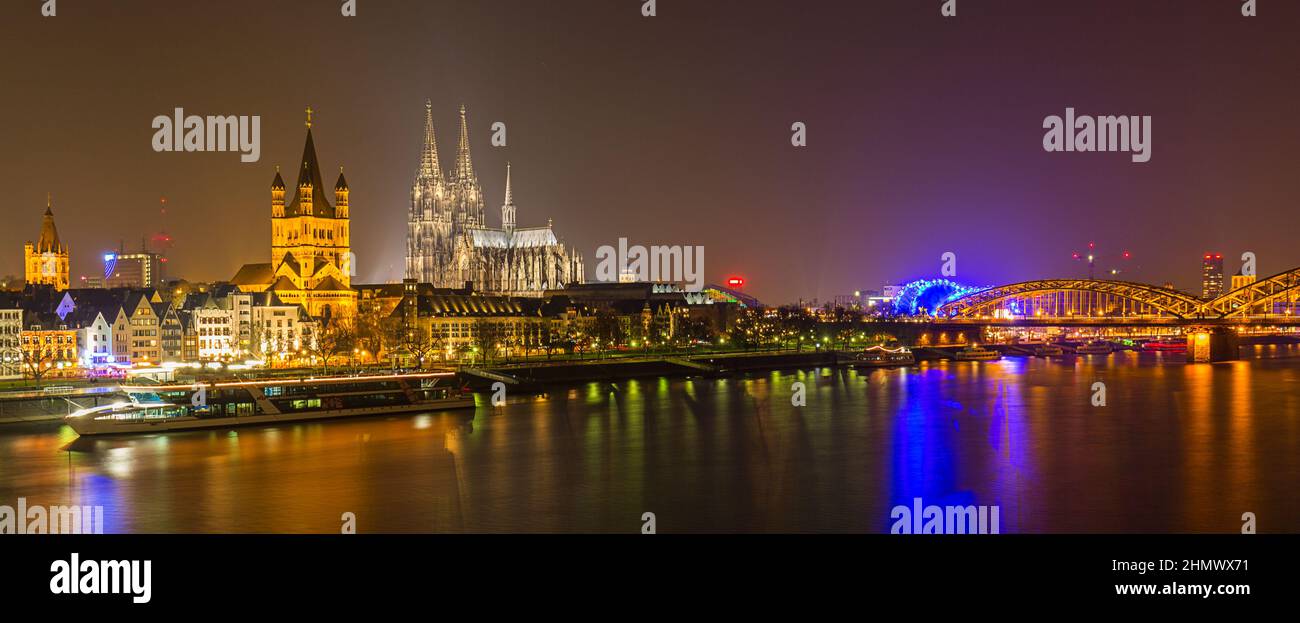 Cologne at night with Cathedral Stock Photo - Alamy