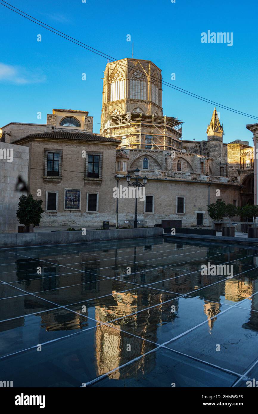 VALENCIA , SPAIN - DECEMBER 8 2021: mirroring historical buildings in ...