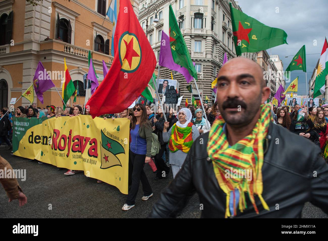 Rojava manifestazione hi-res stock photography and images - Alamy