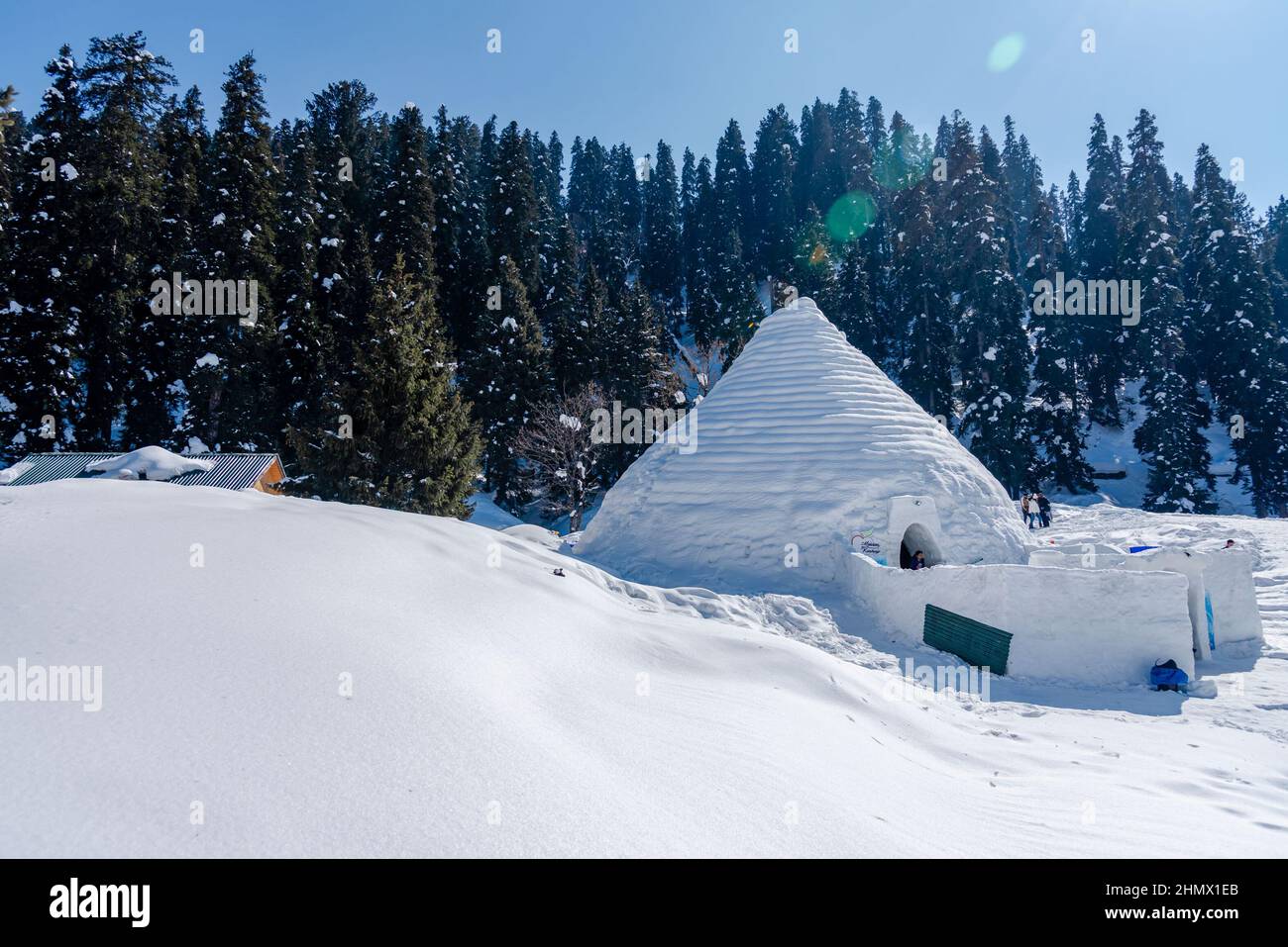 Largest igloo hi-res stock photography and images - Alamy