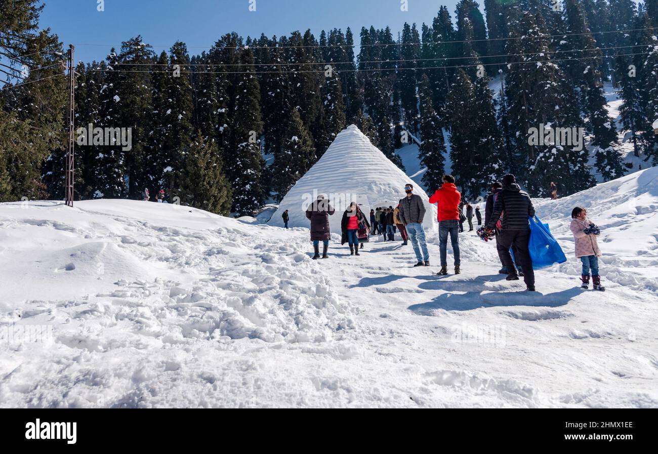 Largest igloo hi-res stock photography and images - Alamy