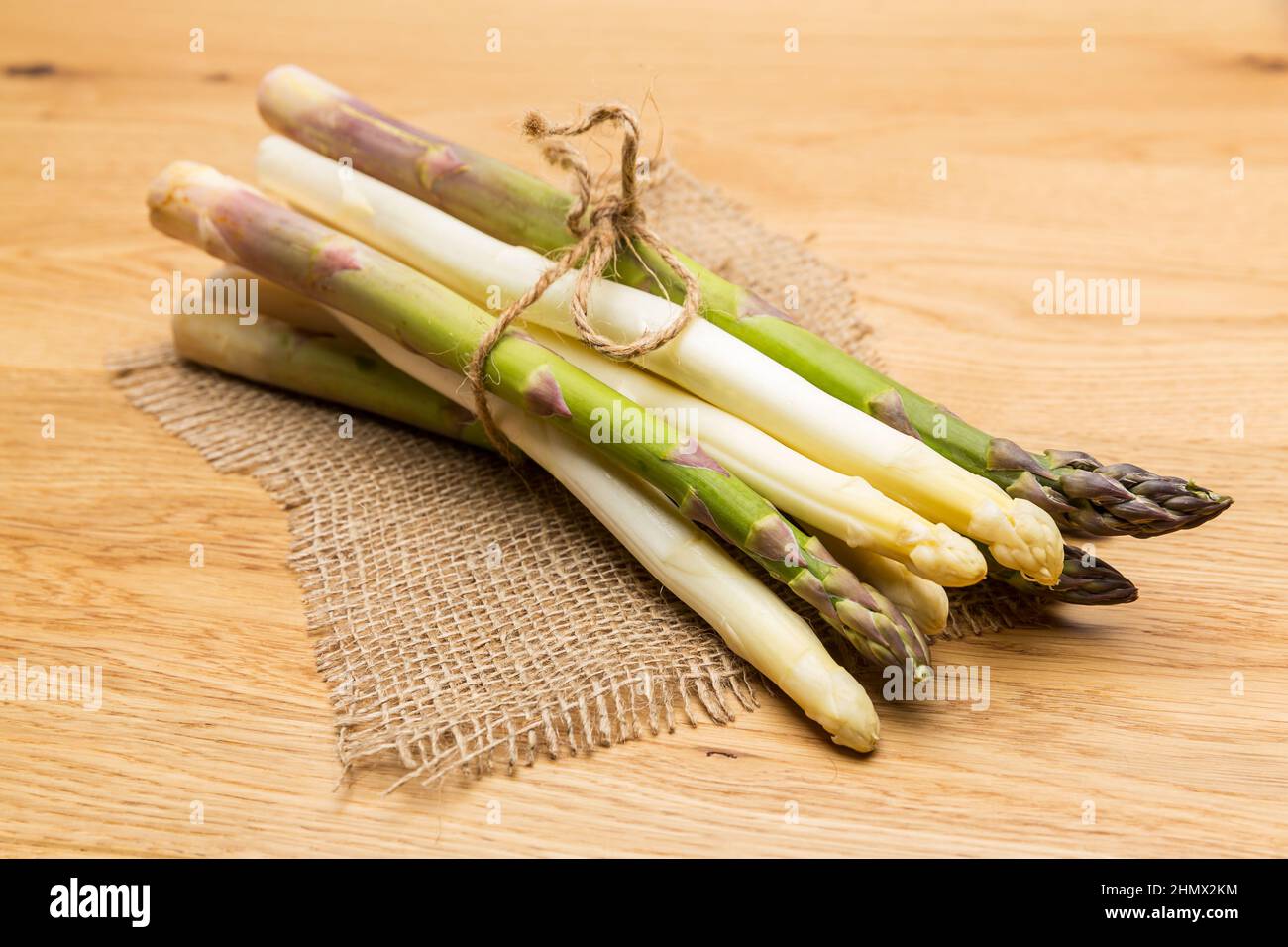 bundle of Asparagus varieties Stock Photo - Alamy