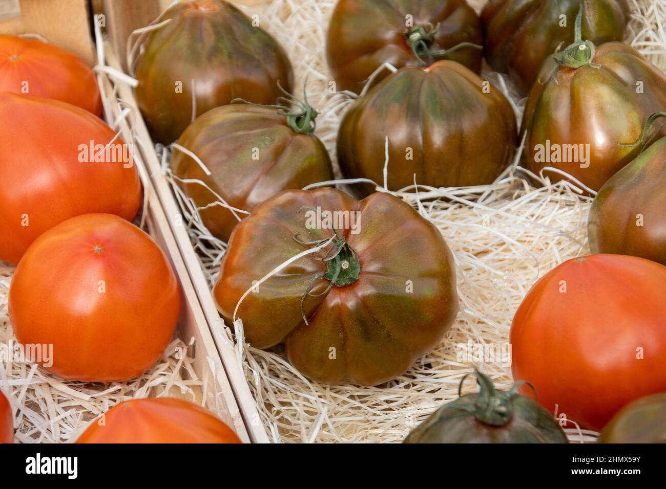 fresh tomato stall on a market Stock Photo - Alamy