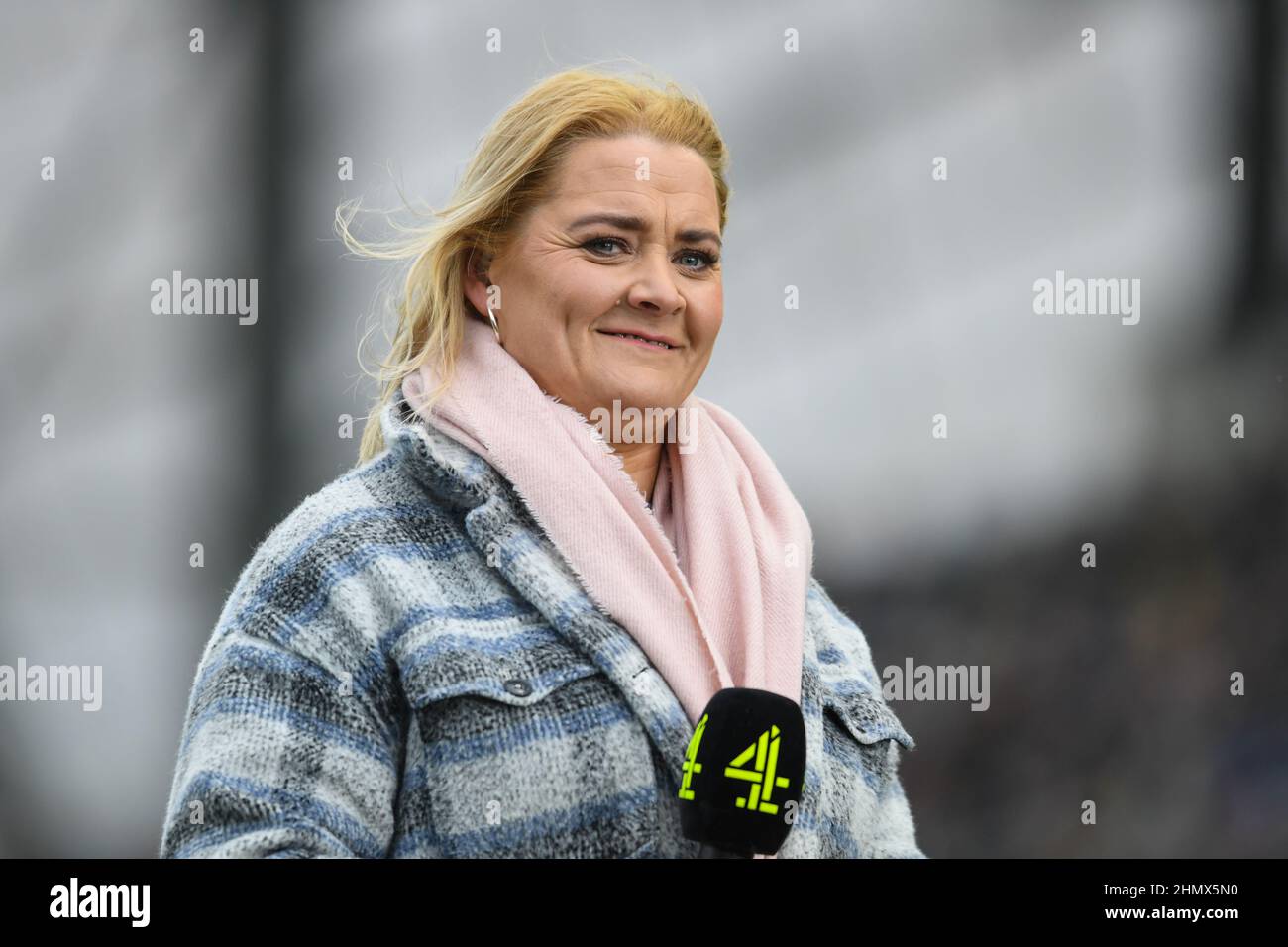 Channel 4 pundit Danika Priim covers the game between Leeds Rhinos and ...