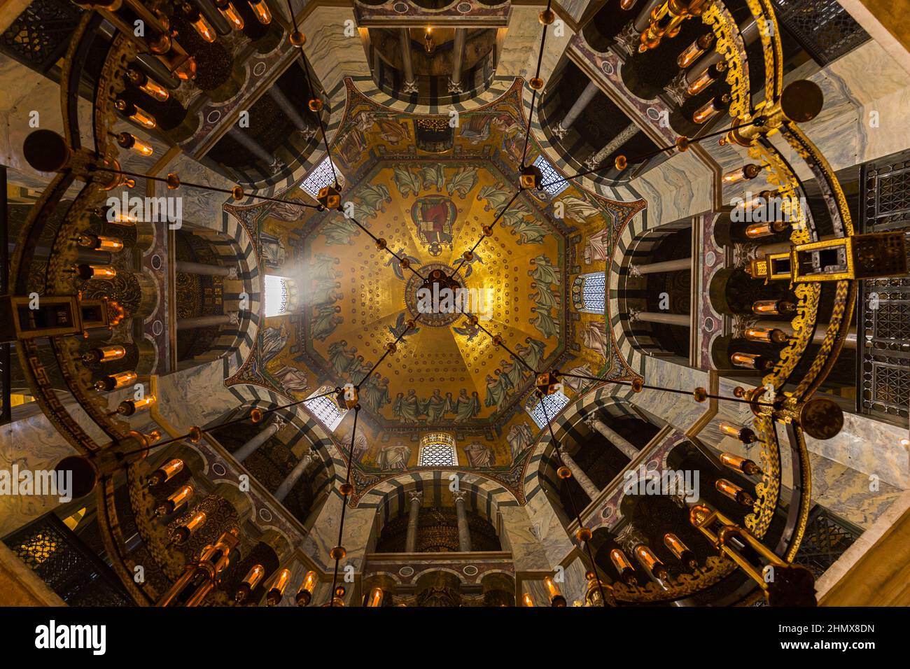 Aachen Cathedral octagon Interior Stock Photo - Alamy