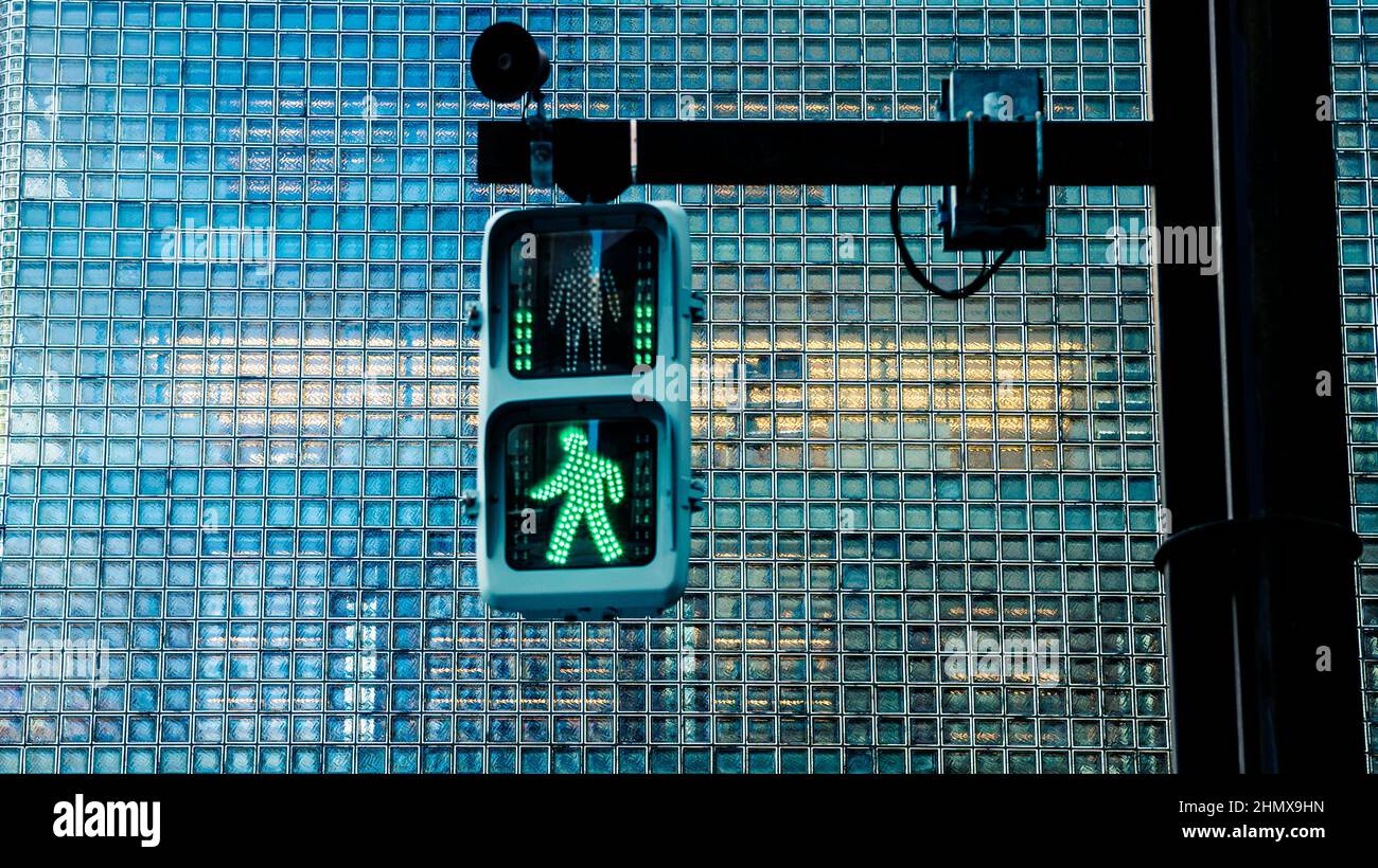 Japanese crosswalk signal hi-res stock photography and images - Alamy