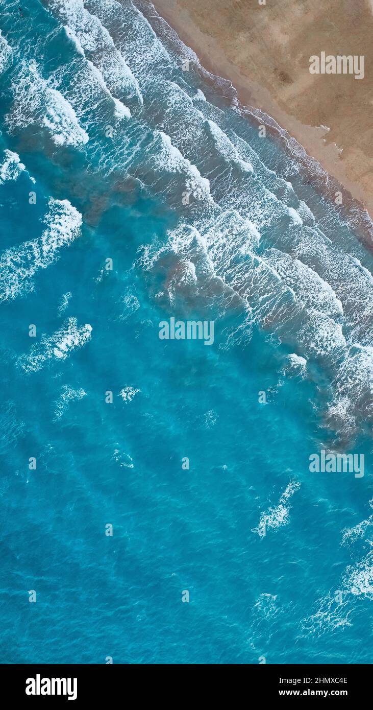 Top view breaking foamy waves hi-res stock photography and images - Alamy