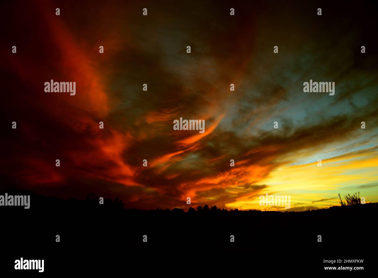 Apocalyptic sunset hi-res stock photography and images - Alamy