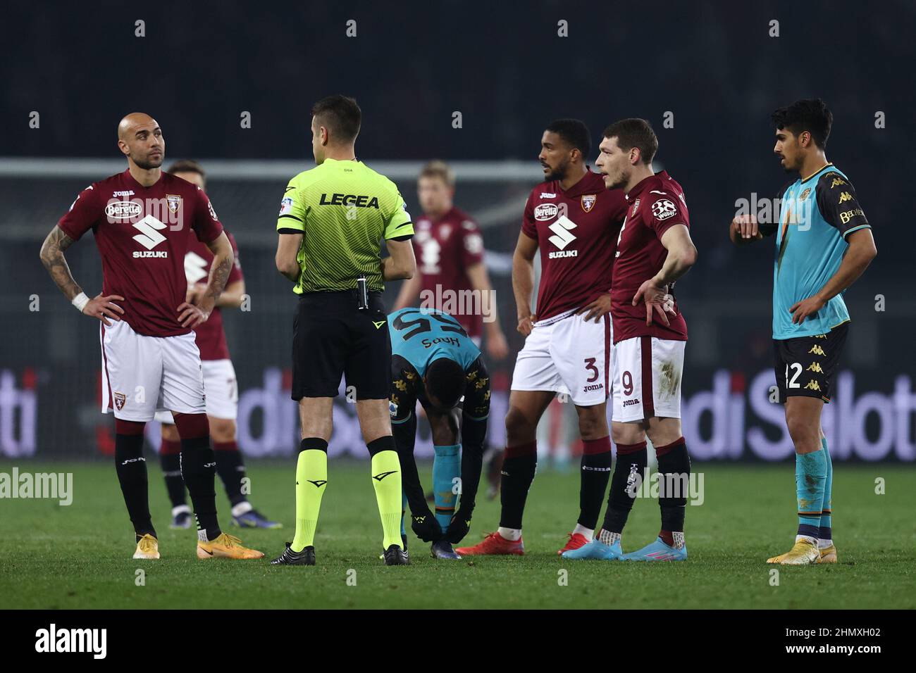 Referee giua hi-res stock photography and images - Alamy