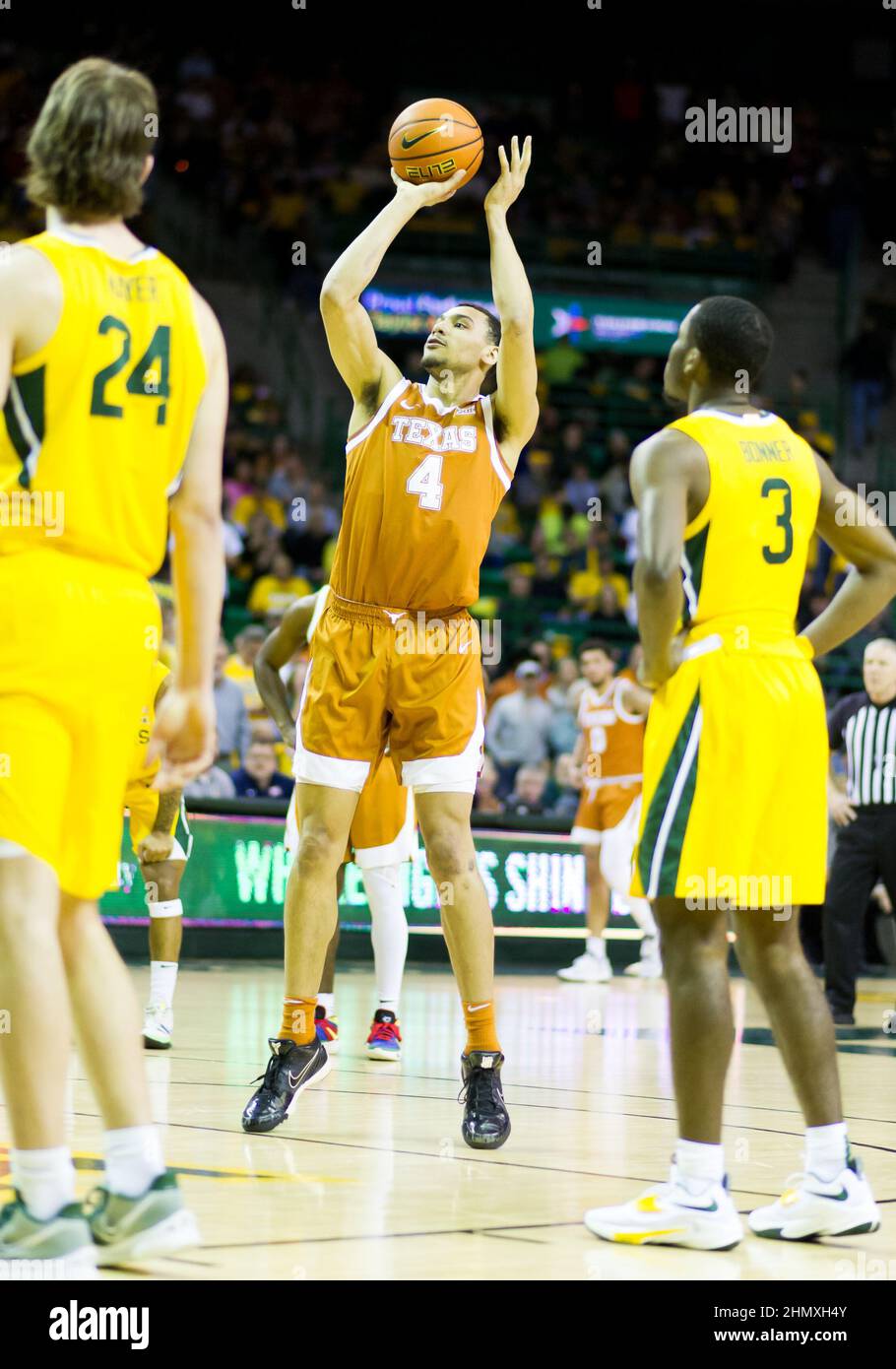 Bears in shorts hi-res stock photography and images - Alamy