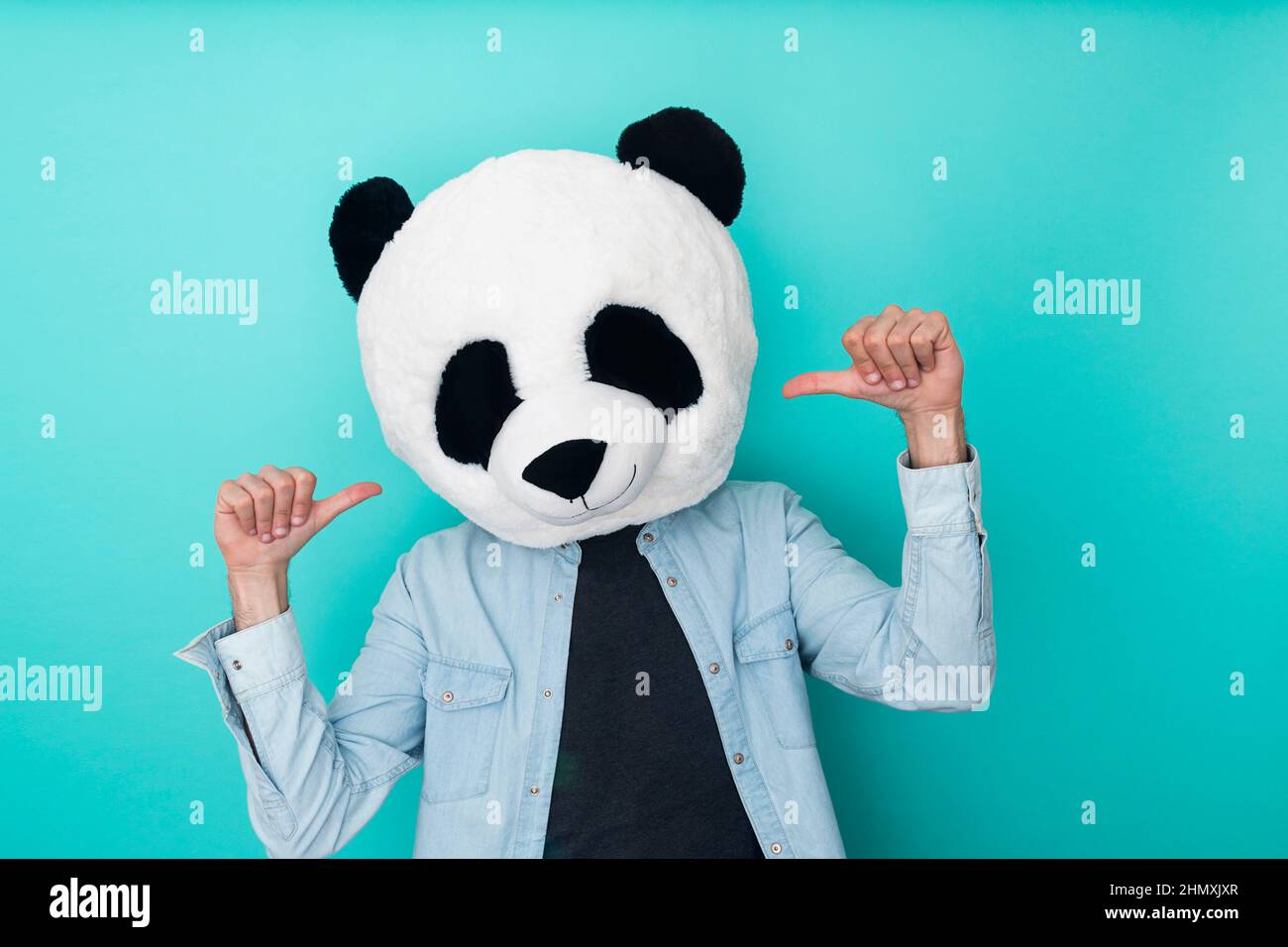 Pointing at himself hi-res stock photography and images - Alamy