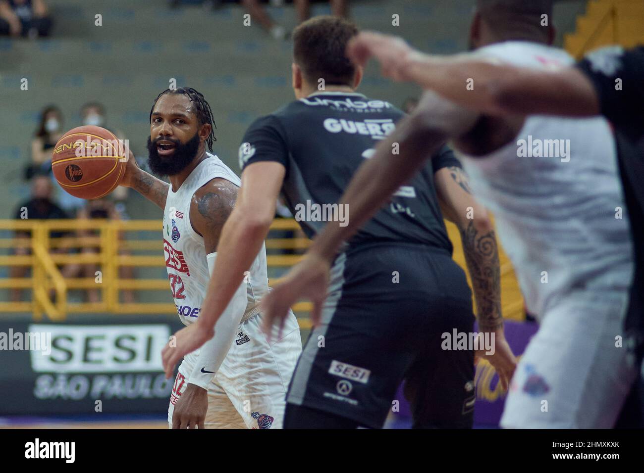 Franca, Brazil. 12th Feb, 2022. Franca's David Jackson (L) during the ...