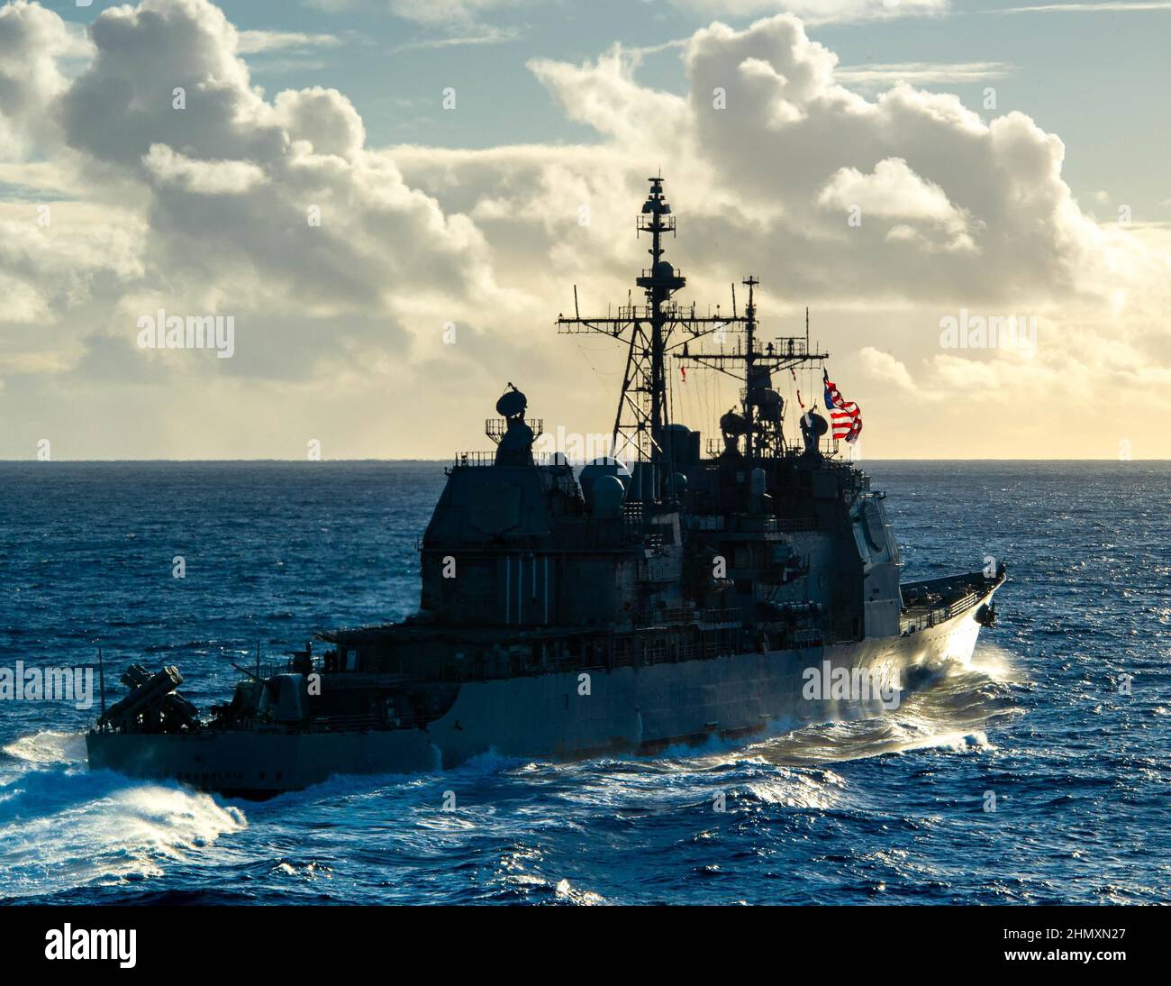Ticonderoga class guided missile cruiser uss lake champlain cg 57 hi ...