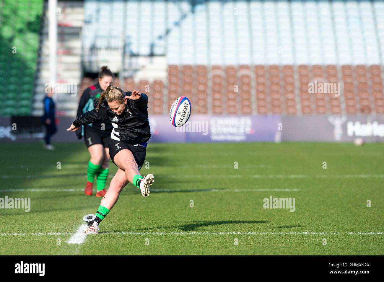 Women rugby players warm up hi-res stock photography and images - Alamy