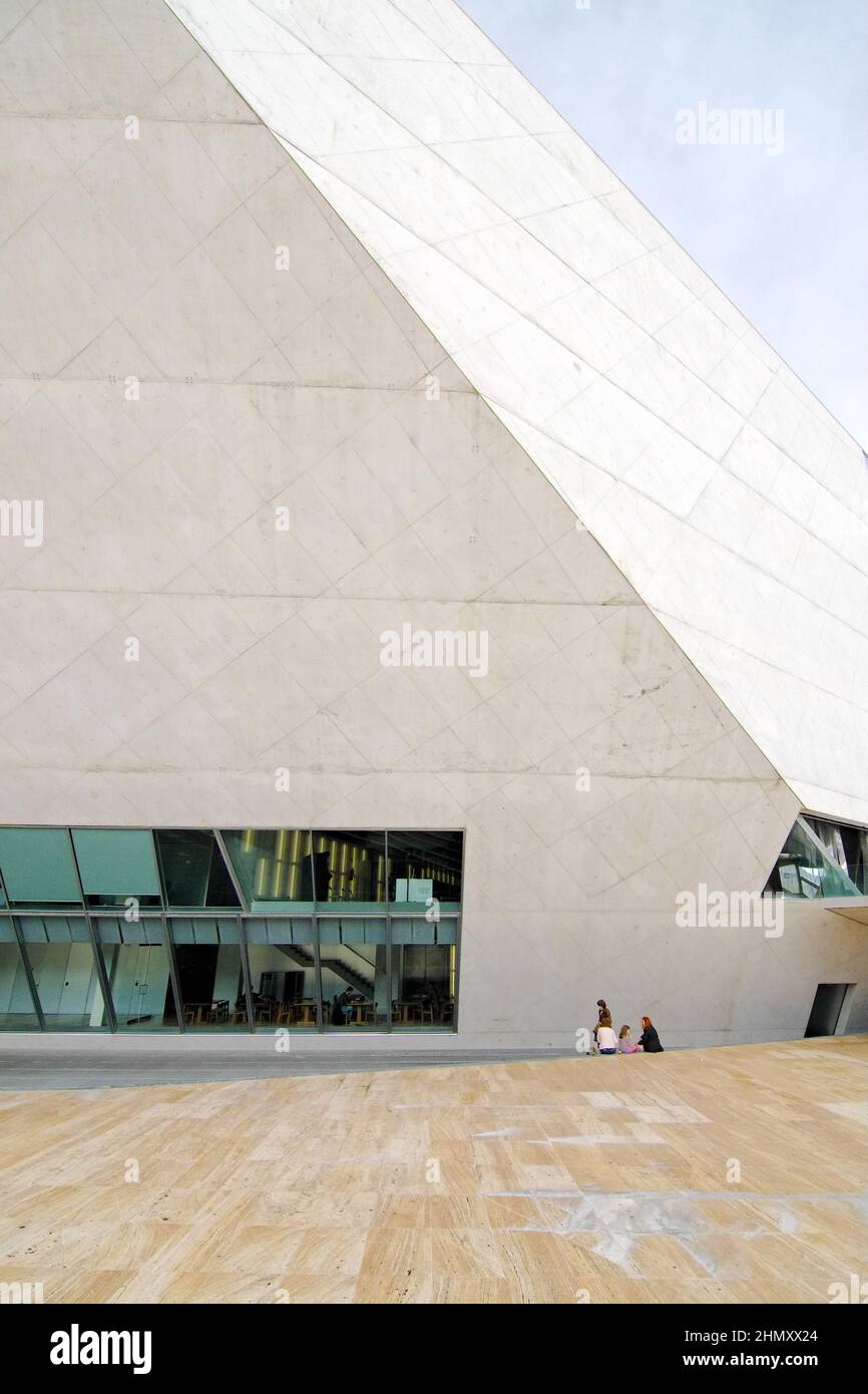 The iconic Casa da Musica concert hall in Porto Stock Photo - Alamy