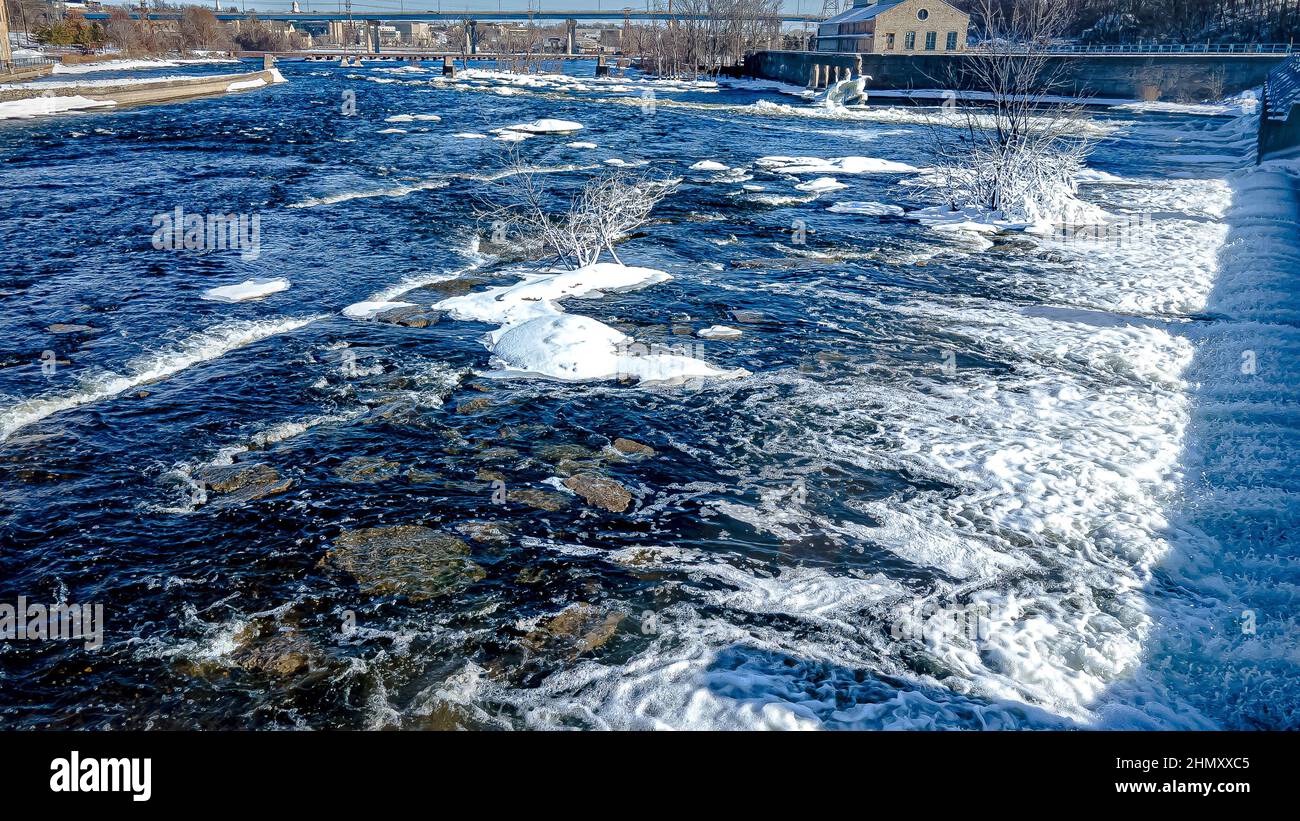 Water dam flows to river hi-res stock photography and images - Alamy