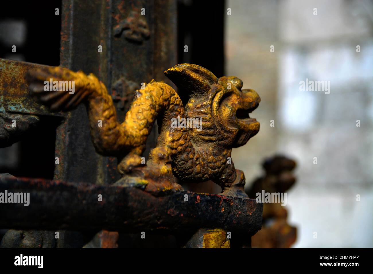Iron dragon figure hi-res stock photography and images - Alamy