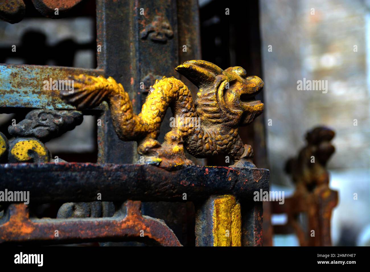 Iron dragon figure hi-res stock photography and images - Alamy