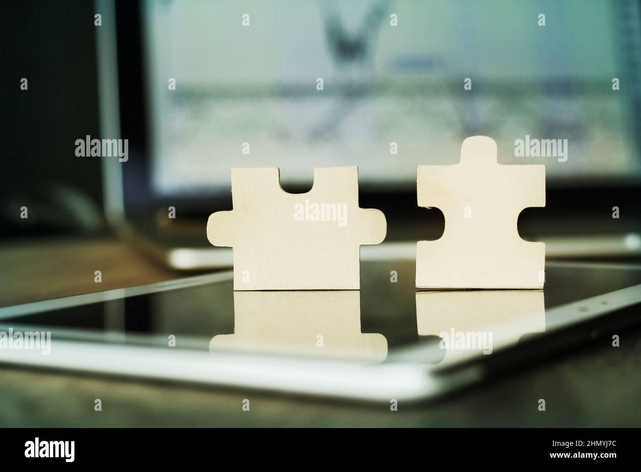 Empty puzzles hi-res stock photography and images - Alamy