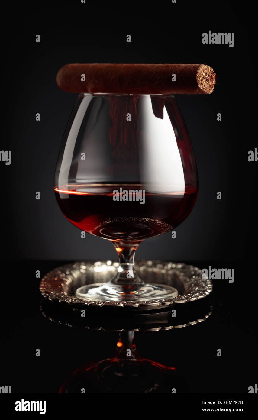 Brandy cigar hi-res stock photography and images - Alamy