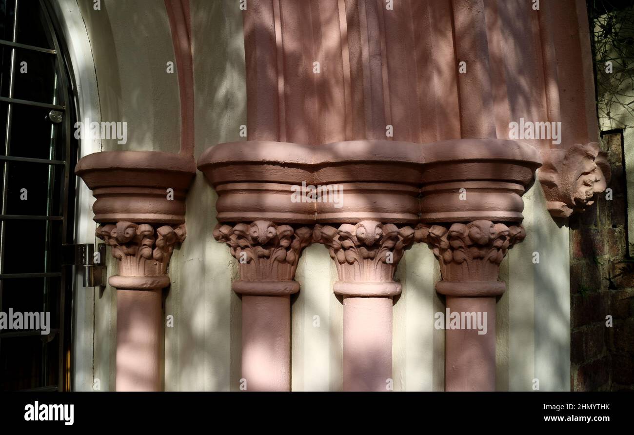 Gothic stone pillars hi-res stock photography and images - Alamy