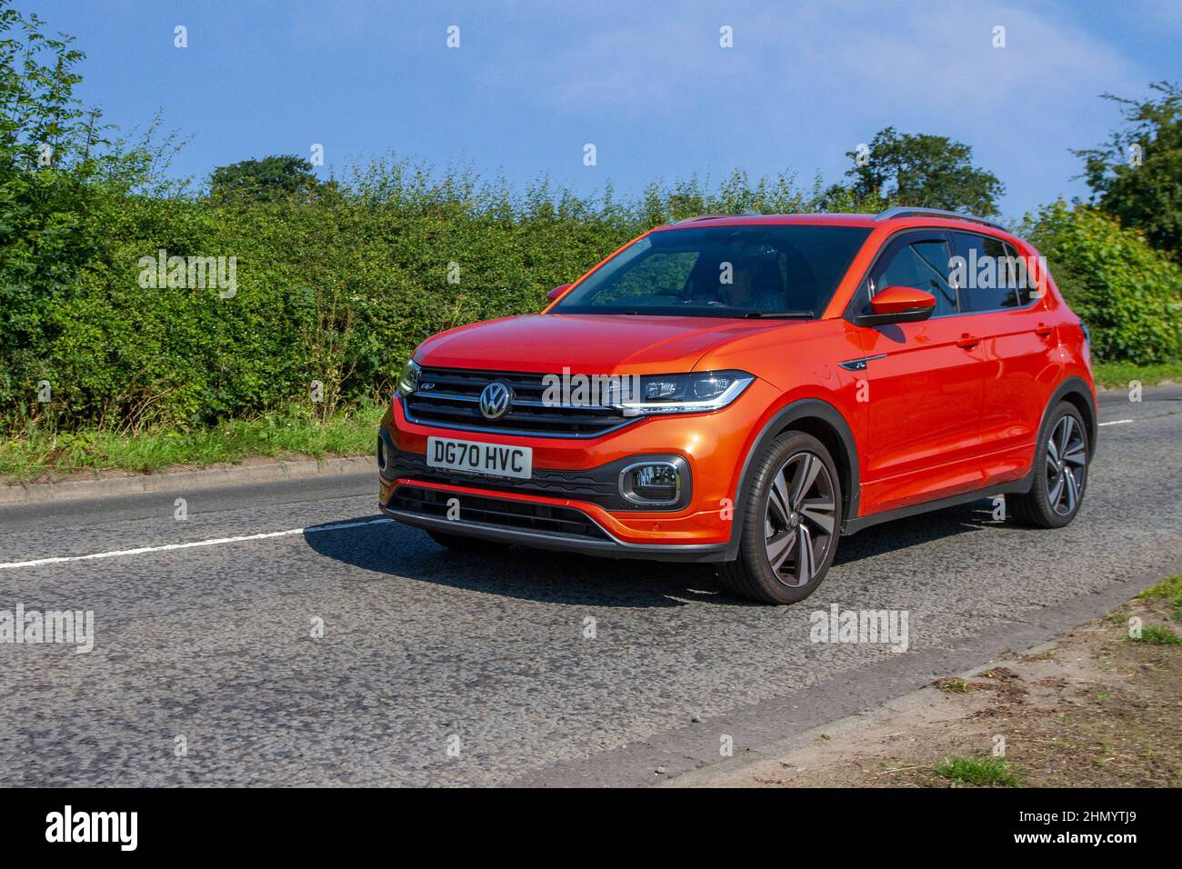 2020 volkswagen t cross 1 0 tsi r line hi-res stock photography and ...