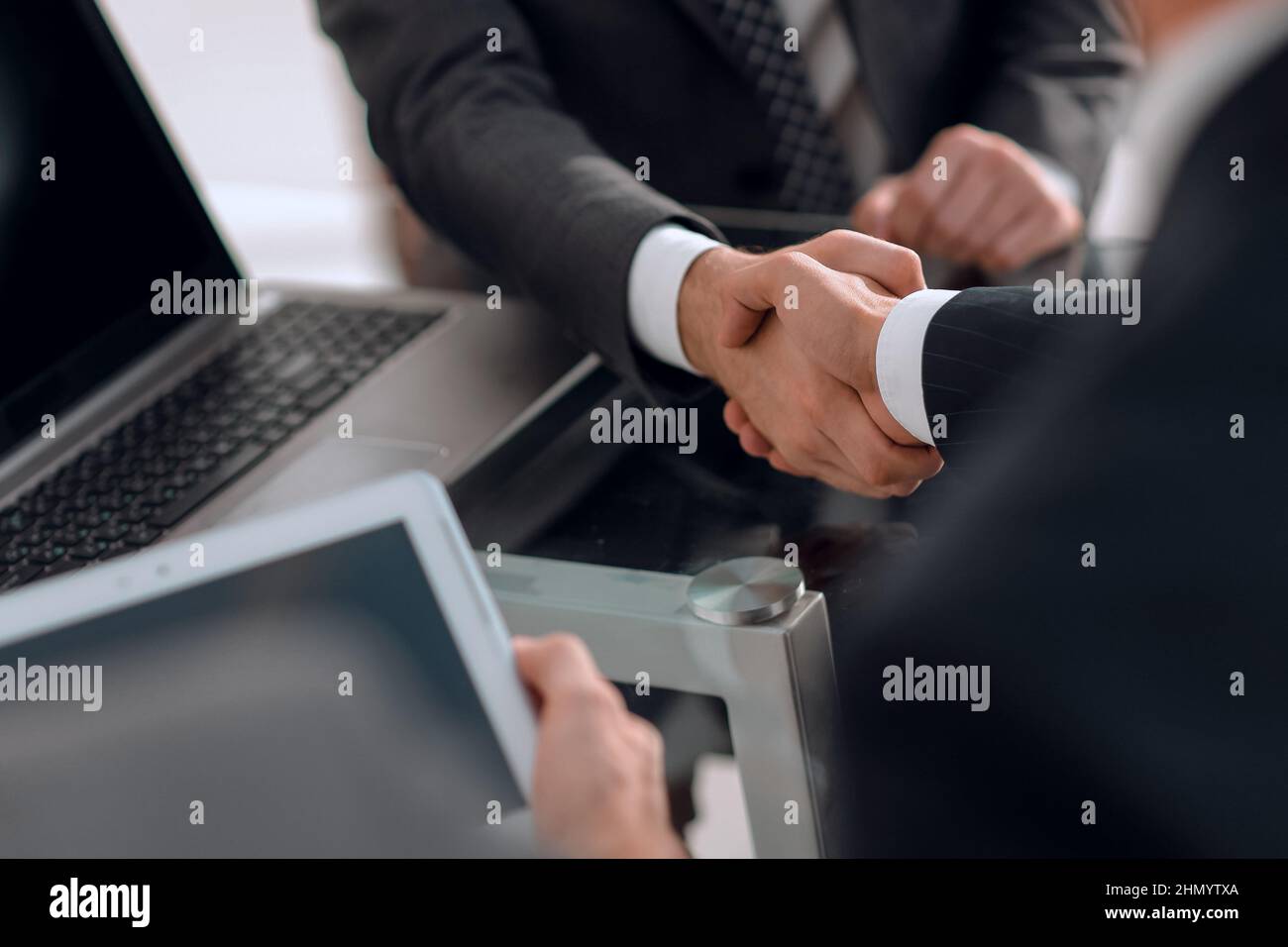 confident handshake of business partners Stock Photo - Alamy