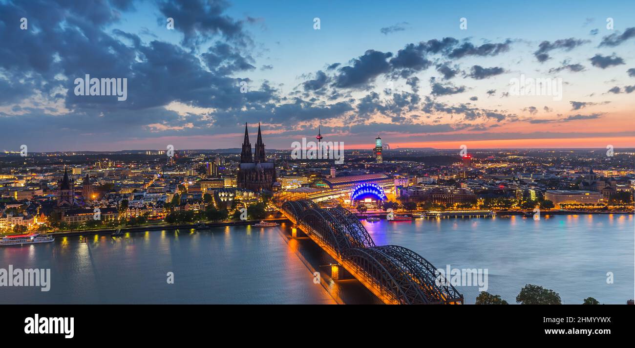Aerial view sunset cloudy sky hi-res stock photography and images - Alamy
