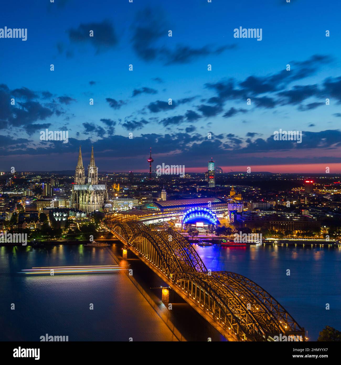 Cologne Cathedral and Hohenzollern bridge at night Stock Photo - Alamy