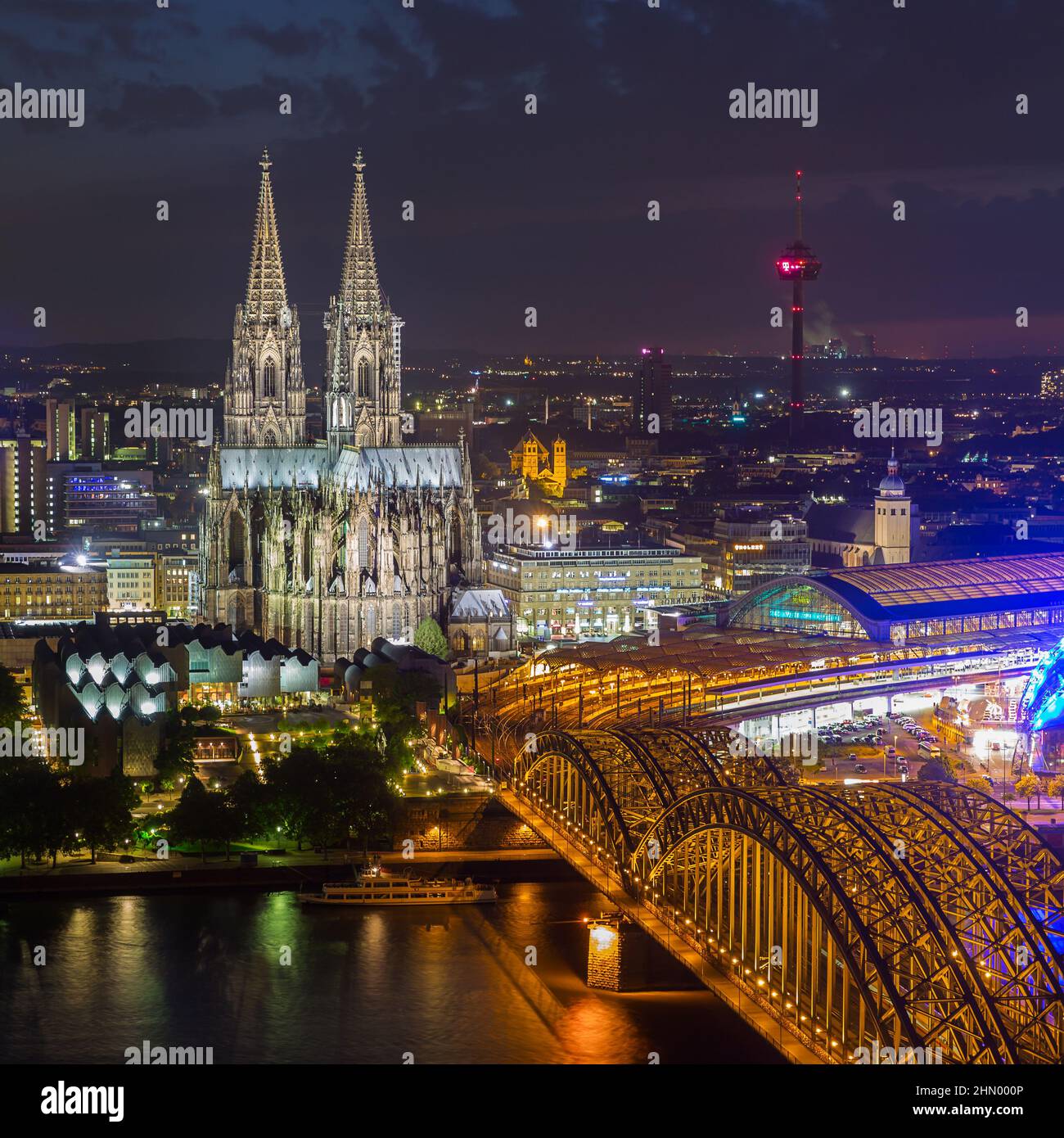 Cologne Cathedral and Hohenzollern Bridge at night Stock Photo - Alamy