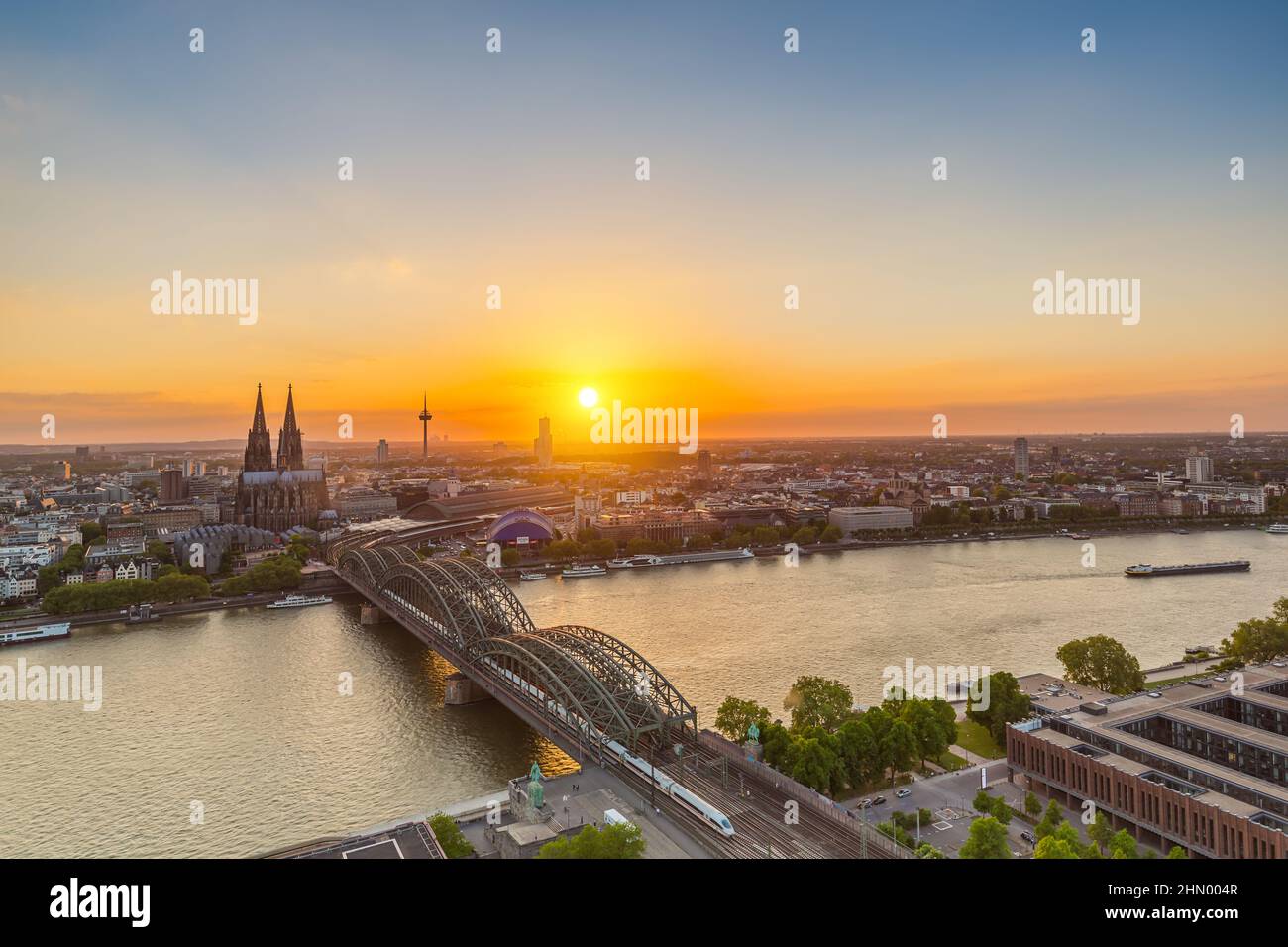 Cologne sunset Skyline Stock Photo - Alamy