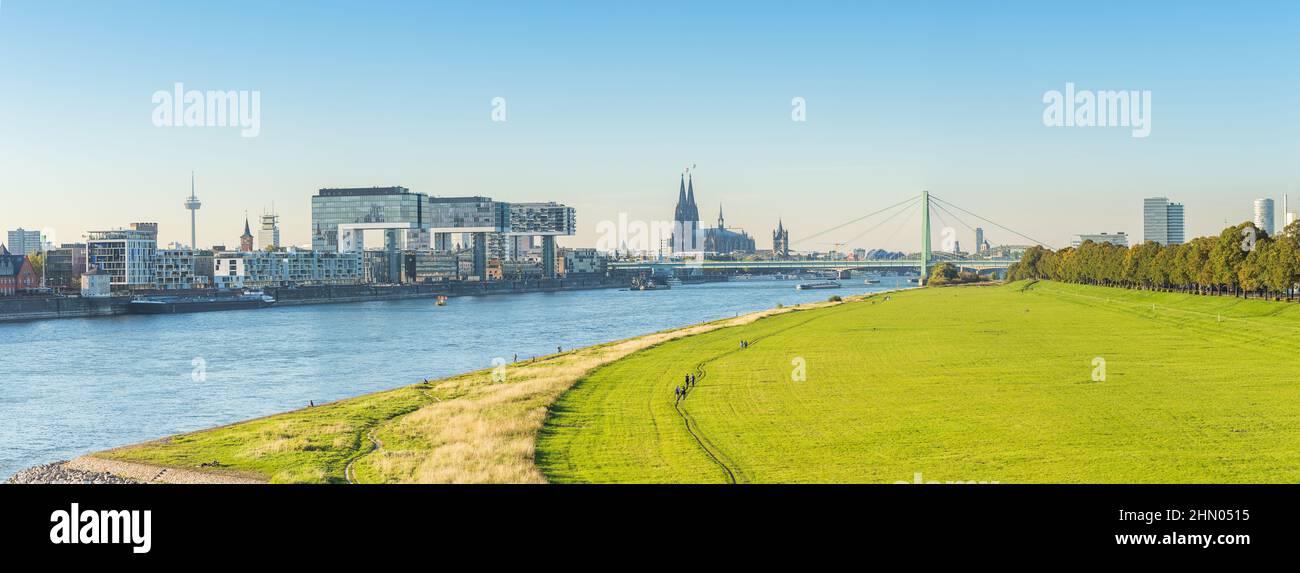 Cologne panoramic hi-res stock photography and images - Alamy