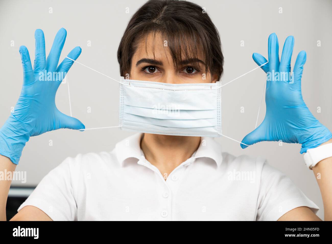 Female doctor mask on face hi-res stock photography and images - Alamy