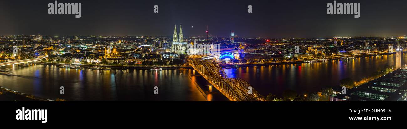 cologne night skyline panorama Stock Photo - Alamy